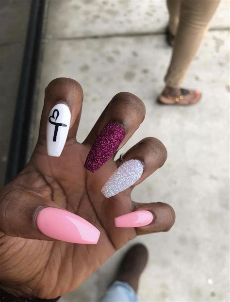 Initial On Nails Chloe Nails