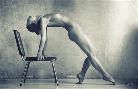 Naked Podium 64 Photo