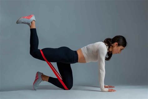 6 Best Glute Band Exercises For A Stronger Booty Plus Benefits 20