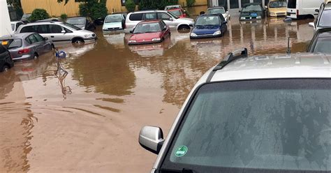Heftiger Regen setzt Straßen und Schienen unter Wasser WEB DE