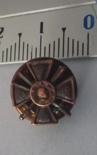 Ancien Insigne Boutonniere Croix De Guerre Medaille Militaire