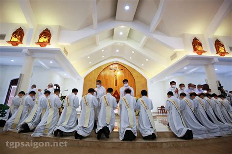 Thánh lễ Truyền chức Linh mục ngày 16 10 2021