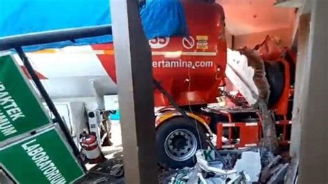 Kronologi Truk Tangki Pertamina Seruduk Klinik Di Manonjaya Tasikamaya