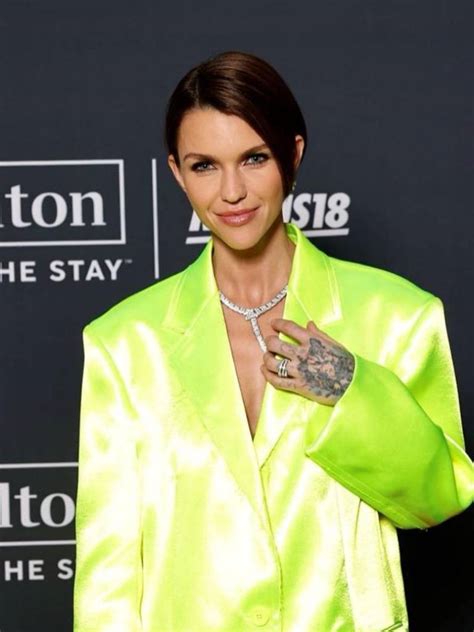 Best Cropped Haircuts And Styles For Women
