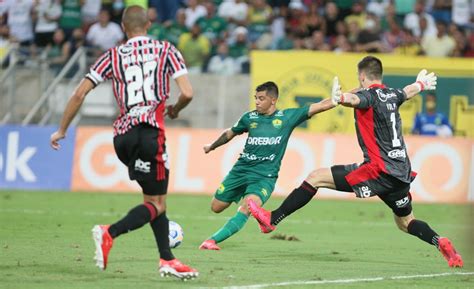 SPNet Análise São Paulo não evolui no Brasileirão e Crespo mostra