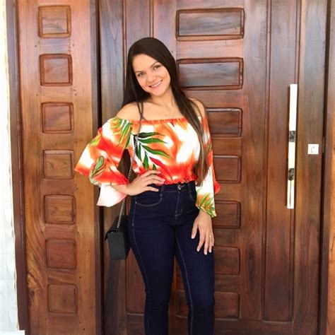 Cantora de forró Marcinha Sousa e marido morrem afogados em carro no Ceará