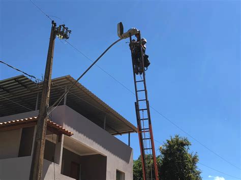 Prefeitura começou hoje a manutenção e troca de lâmpadas dos postes da