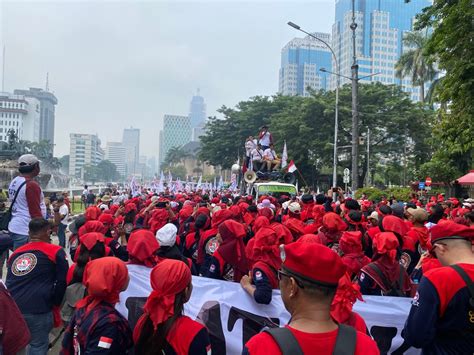 Ada Aksi Demo Buruh Lalu Lintas Di Patung Kuda Jakarta Pusat Dialihkan