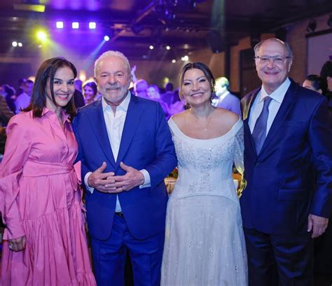 Casamento de Lula e Janja reúne políticos e artistas veja fotos