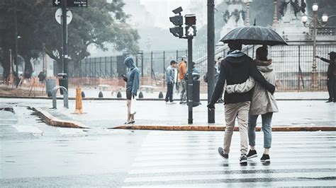 Prakiraan Cuaca Jawa Barat 2 Juli 2024 Semua Wilayah Potensi Hujan Di