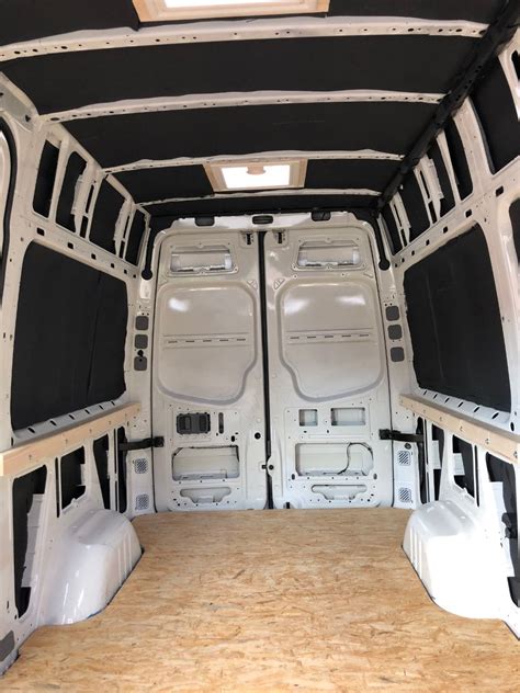 Vw Crafter Umbau Vom Transporter Zum Campervan In Nur 4 Monaten Artofit