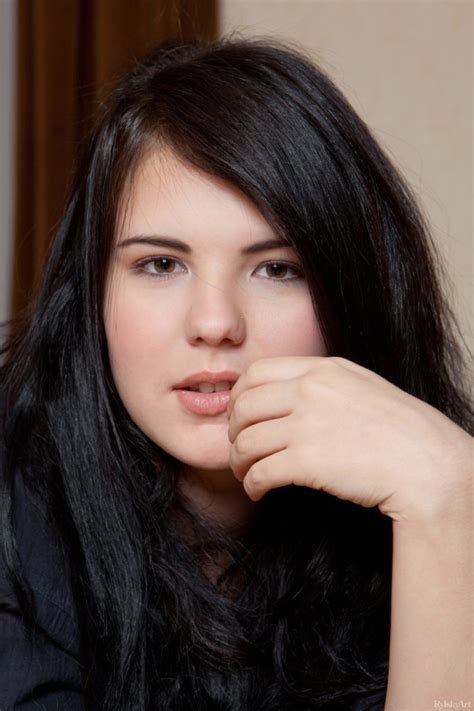 Urocza dziewczyna Darmowe zdjęcia porno sex fotki i galerie erotyczne