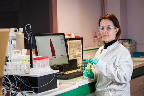 Comment les laboratoires danalyses médicales utilisent la technologie