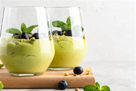 Creme de abacate veja como fazer a sobremesa leve fácil e saudável