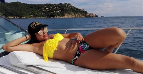 Pack De Michelle Cortes Jovencita Culona En Ropa Interior Se Muestra