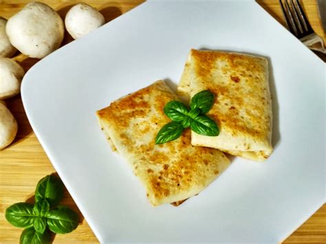 Naleśniki z pieczarkami i serem przepis PrzyslijPrzepis pl