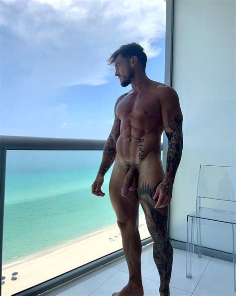 You Definitely Want To See Hung Gael Jacob Naked