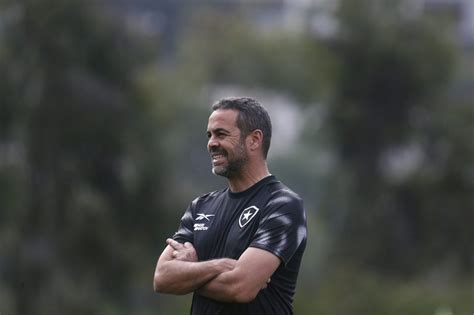 Técnico do Botafogo Artur Jorge poderá ganhar premiação importante