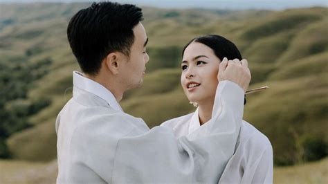 Artis Yang Menikah Dengan Wna Terbaru Ada Maudy Ayunda Orami