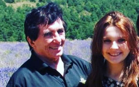 Pai de ex atriz mirim de Pequena Miss Sunshine morre por complicações