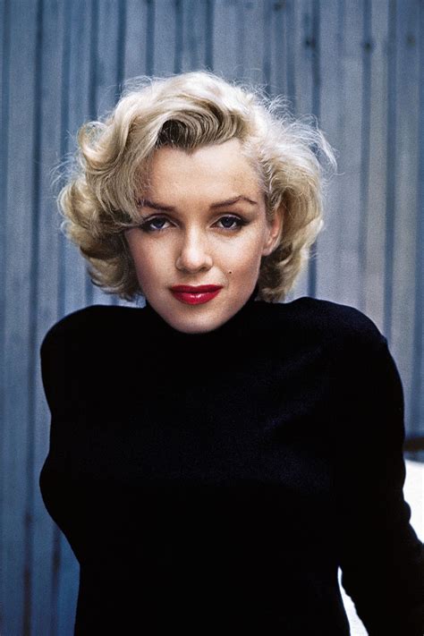 30 Of The Most Iconic Red Lip Moments Of All Time Marilyn Monroe Photos Marilyn Monroe Poster