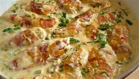 Hähnchen in cremiger Spinat Parmesan Soße Rezept Schnelle und