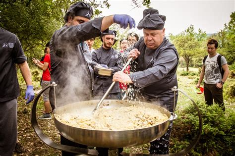3 Day Tour To Delphi Ancient Corinth Meteora With Truffle Hunting