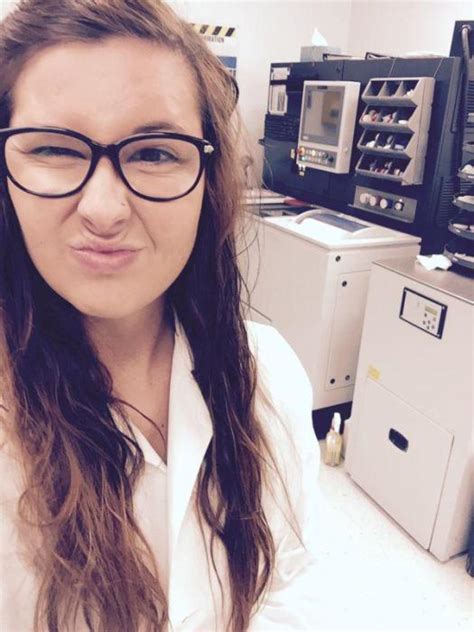 Girls Get Bored At Work Part 9 32 Pics