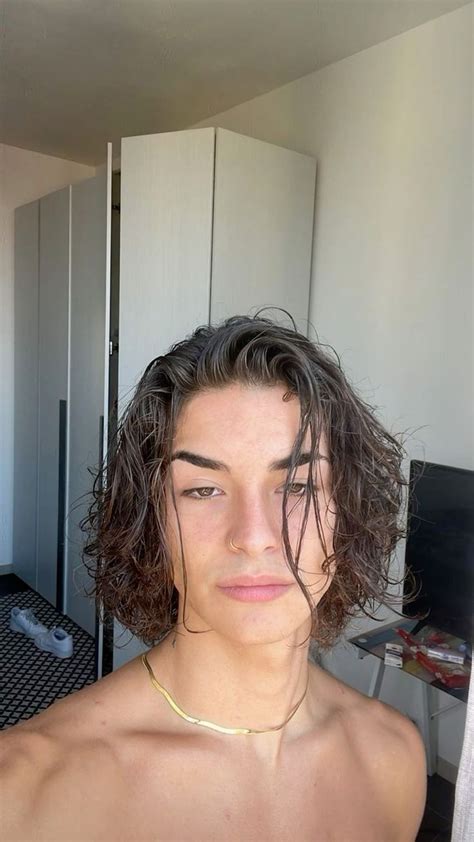 Pin Di Qwerty Su Pins By You Capelli Uomo Tagli Di Capelli Bellezza