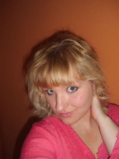 Rencontre Européenne Jeune Roxannia fille par telephone