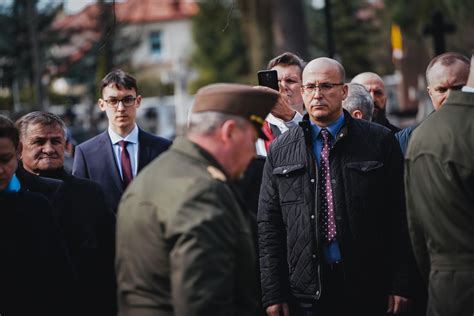 Ceremonia pogrzebowa trzech żołnierzy armii węgierskiej poległych w