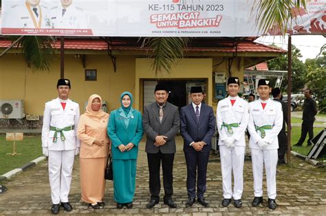 Bupati Bungo H Mashuri Sp Me Pimpin Upacara Harkitnas Pemerintah