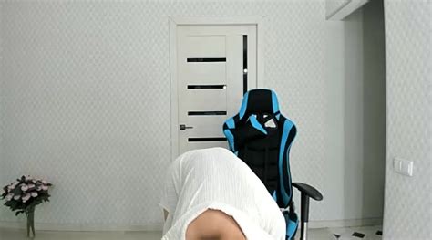 Mei Tin Naked Stripping On Cam For Live Sex Video Chat AmateurTits