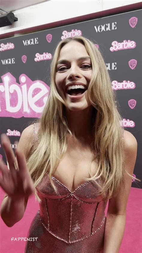 Margot Robbie Big Tits Cleavage Fappenist