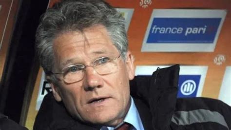Football Laszlo Bölöni nouvel entraîneur du FC Metz relégué en L2