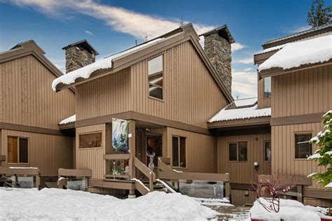 205 6117 Eagle Drive SOLD Lynne Venner And Tracey Cruz