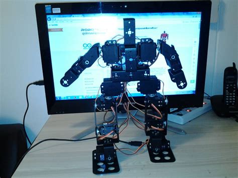 โรบอทสยาม โครงงานหุ่นยนต์ โปรเจคหุ่นยนต์ arduino โปรเจค หุ่นยนต์ฮิวแมนนอยด์ arduino 12 dof