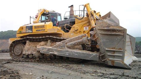 La topadora más grande del mundo Komatsu D575A YouTube