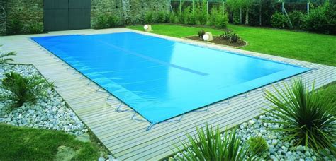 Cómo mantener la piscina limpia en invierno y poder nadar todo el año
