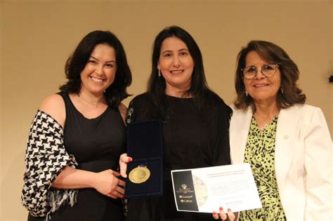 Enfermeiras do Santé recebem Prêmio Profissional Destaque de Enfermagem