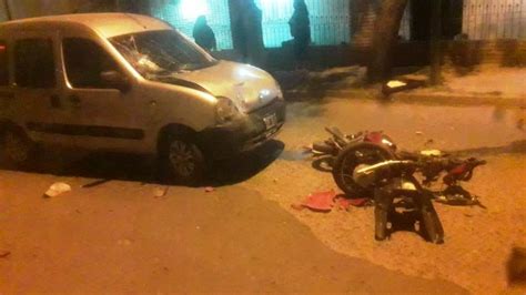 Violento Choque De Motociclista Dej Al Conductor Con Fracturas En Sus