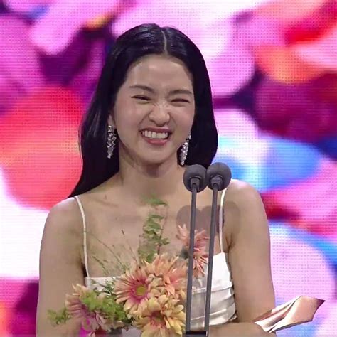 Kath On Twitter And To Think Kim Taeri Will Hand The Trophy With
