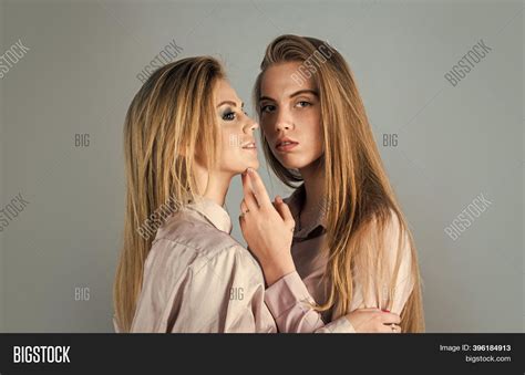 Sexy Romantic Lesbian Telegraph
