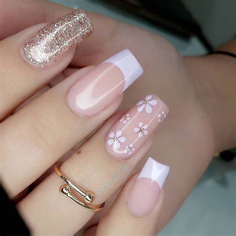 7 diseños de uñas cuadradas para mujeres que se quieren ver como diosas