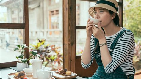 5 Sikap Membumi Yang Membuat Hidup Lebih Bahagia Lifestyle Fimela