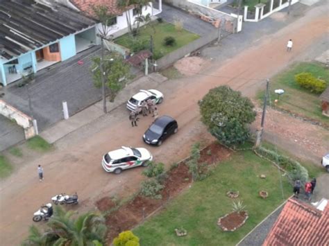 Polícia Militar recupera carro tomado de assalto em Joinville