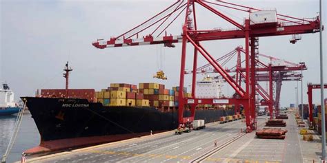 Le groupe Bolloré conclut un accord avec le Groupe MSC pour la cession