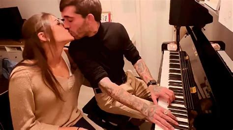 Así ha sido el vacile veraniego entre Ana Guerra y Víctor Elías Se la