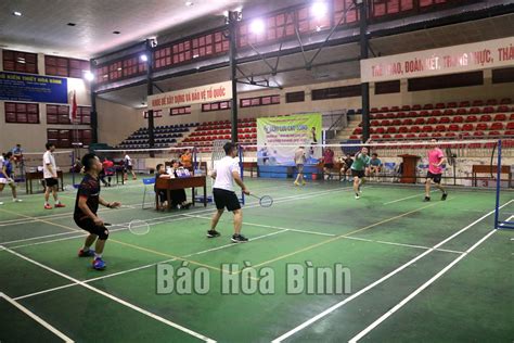 Giao lưu cầu lông chào mừng kỷ niệm 77 năm Quốc khánh và Ngày truyền