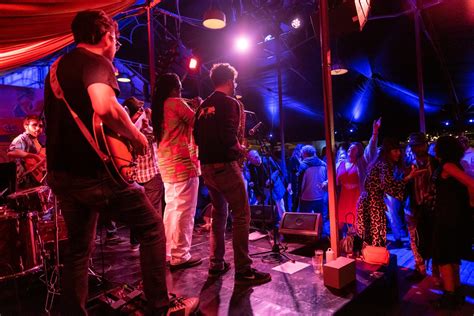 Bands De Parade 2024 Het Enige Rondreizende Theaterfestival Ter Wereld